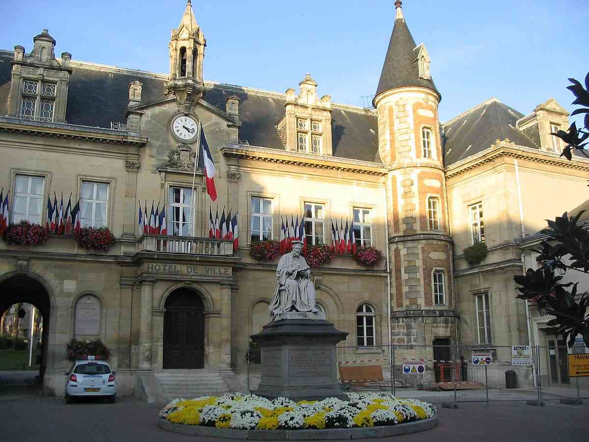 Melun ≡ Voyage - Carte - Plan