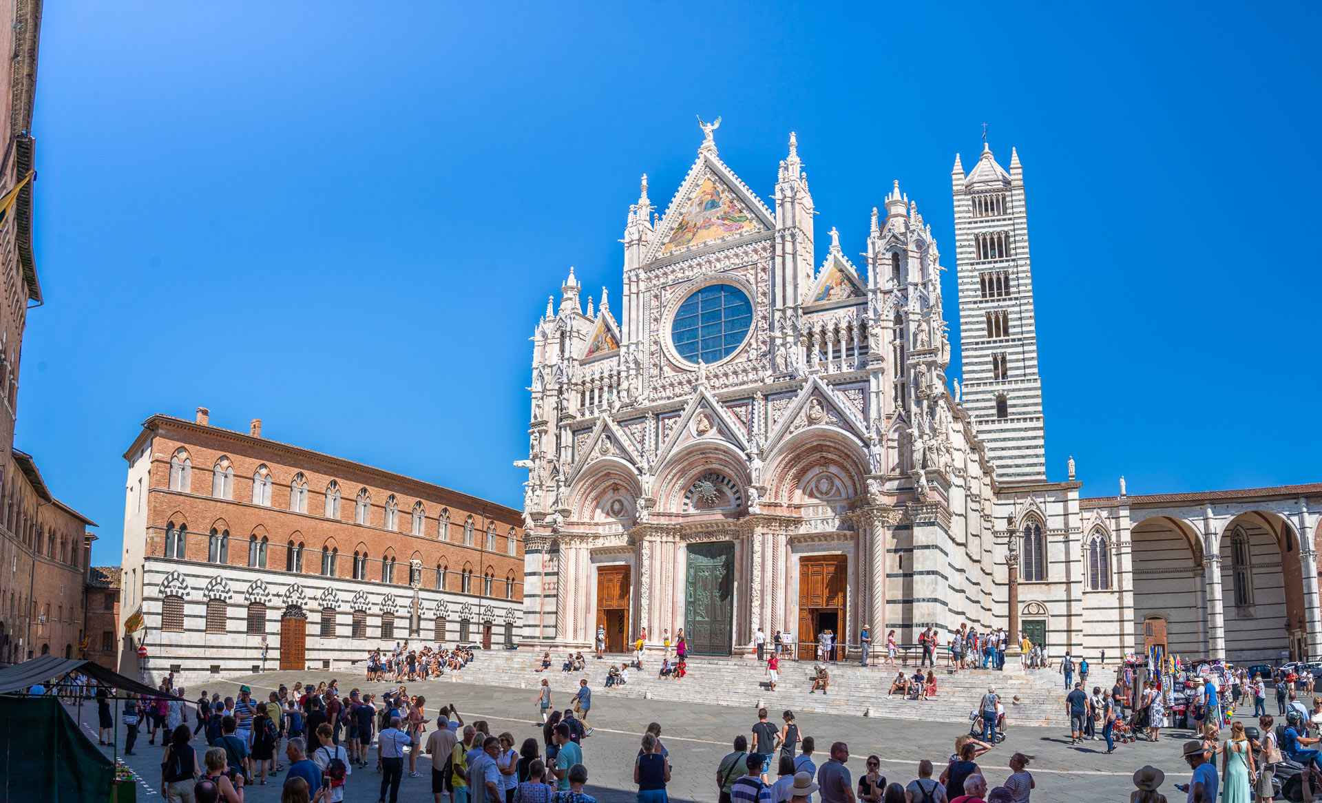 Tourisme à Sienne - Italie ≡ Voyage - Carte - Plan