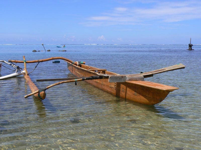 Pirogue polynésienne - Vaa » Vacances - Arts- Guides Voyages